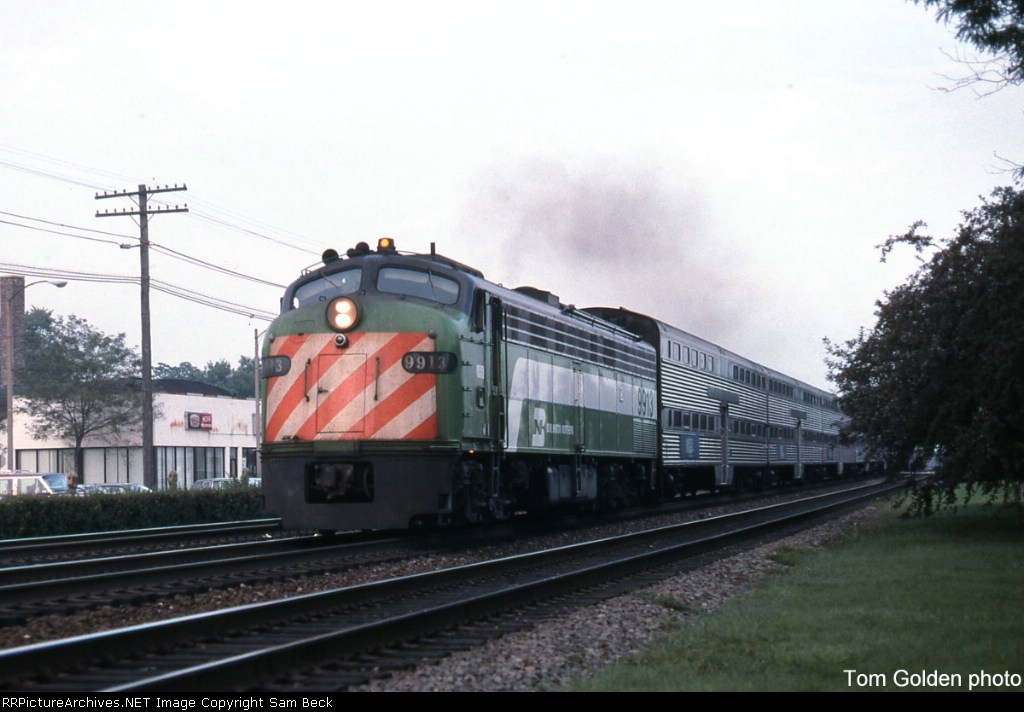 BN 9913 with a Dinky